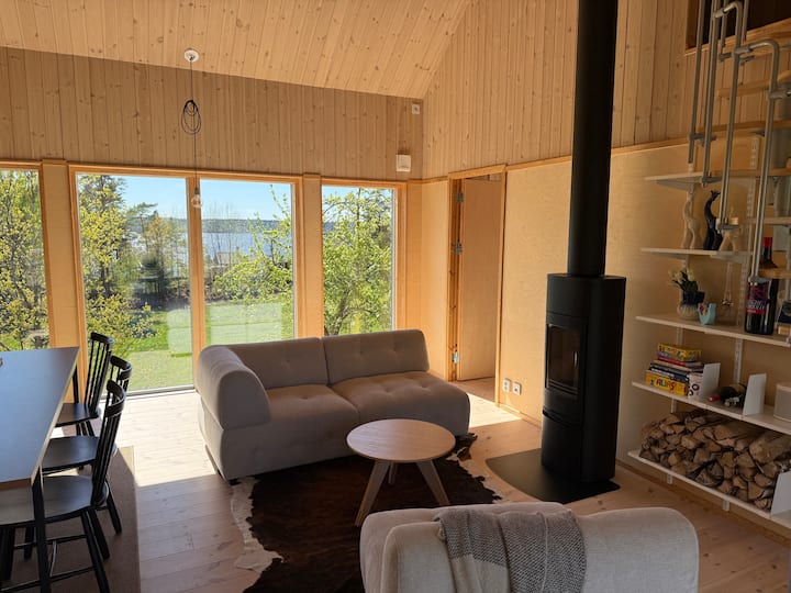 Bo Modernt Mitt I Naturen – Vid Sjön Glan - Finspång
