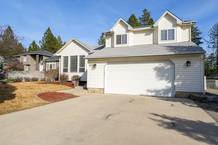 Quiet Neighborhood Home, Sleeps 10 - Spokane Valley, WA