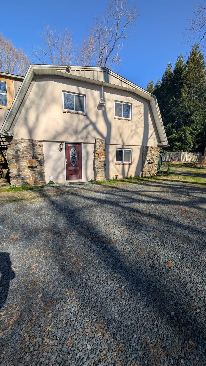 Eagle Watcher's Retreat Near Conowingo Dam - William Penn State Forest, Nottingham
