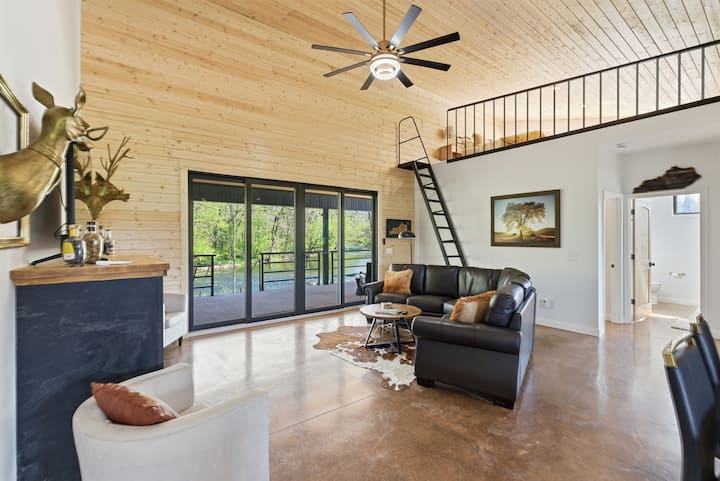 Modern Creekside Cabin In Heart Of Bourbon Country - Frankfort, KY