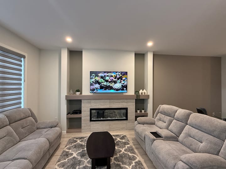 De Executive Luxury Home - Winnipeg