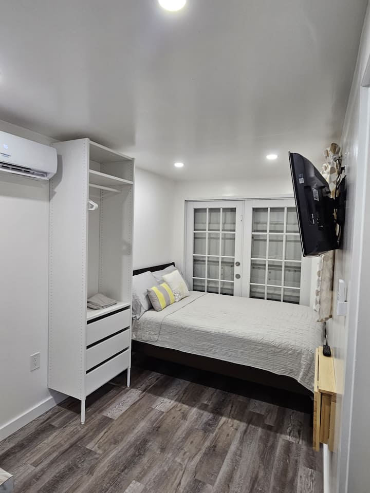 Beautiful Guest House Studio With Parking - Miramar, FL