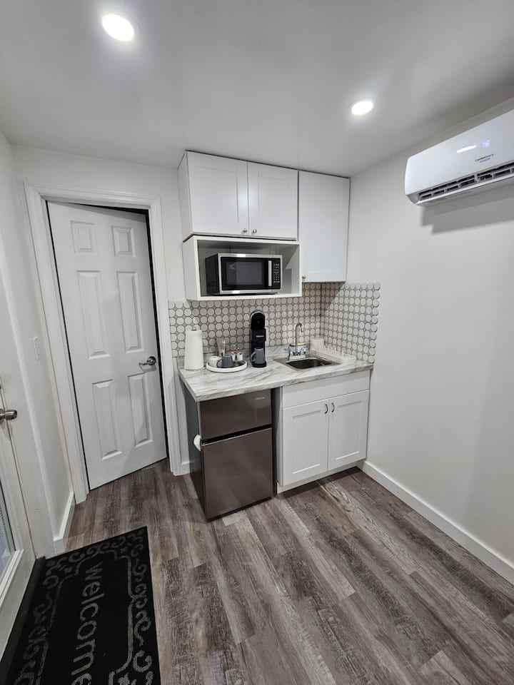 Beautiful Guest House Studio With Parking - Miramar, FL