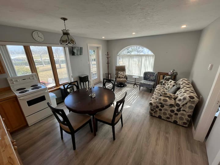 Shediac Bridge Low-tide Beach Loft - Shediac