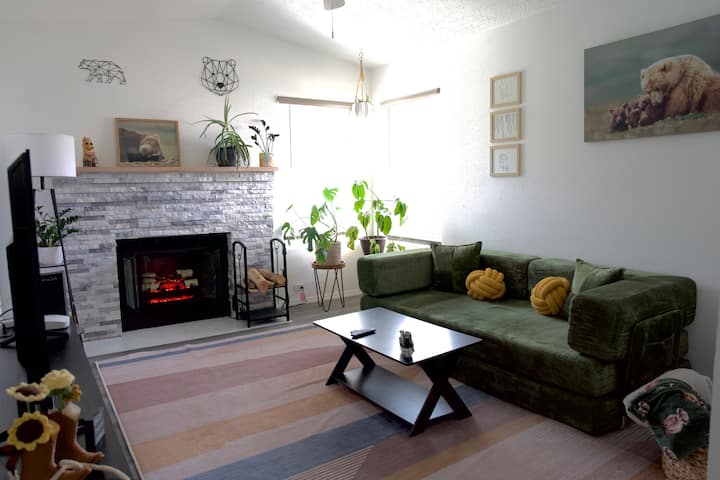 The Bear Den |Game Room| 15 Min To Balloon Fiesta - Rio Rancho, NM