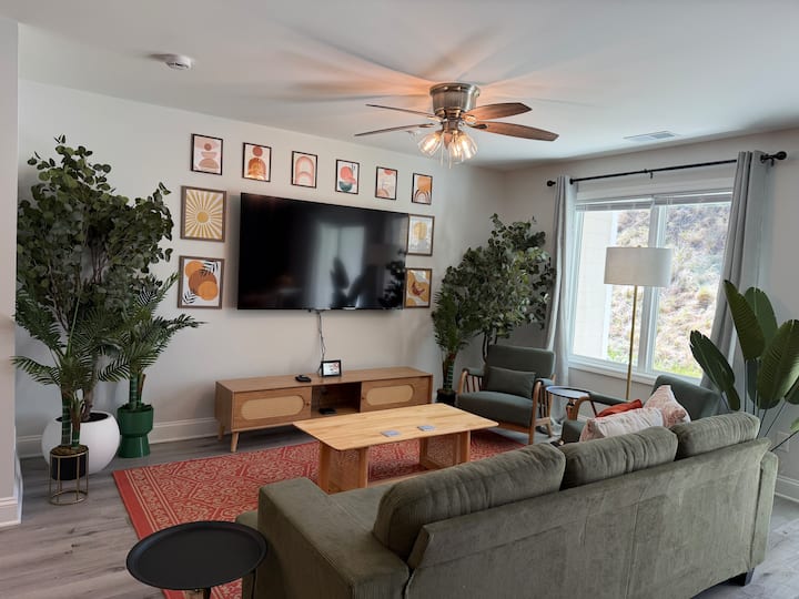 3br 2.5ba Fort Jackson | Fast Wifi + Parking - 컬럼비아