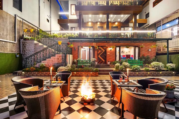 Summer House | Mall Road | Cozy Luxury Stay - Mussoorie