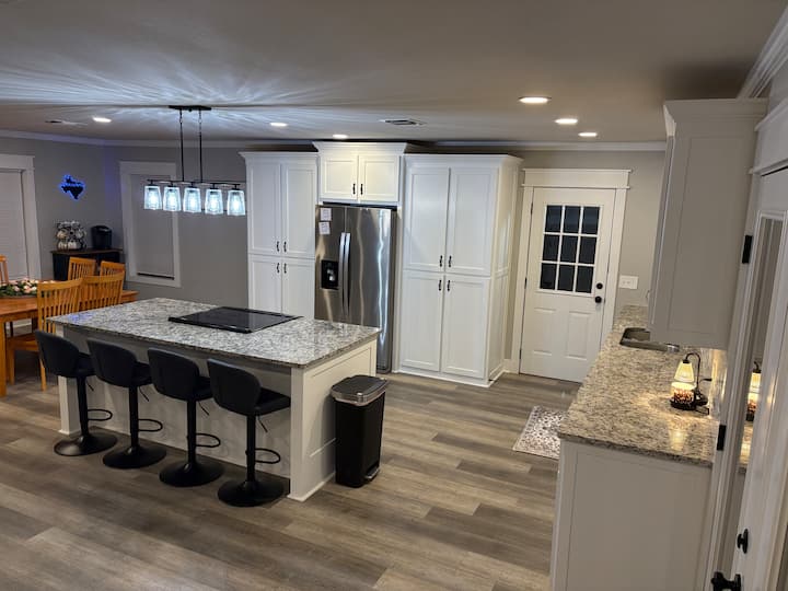 The Joyful Texan - Lake Brownwood, TX