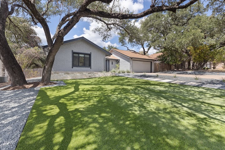 Oak Tree Retreat - Quiet Stay Near Domain & Q2 - Austin Aquarium, Austin