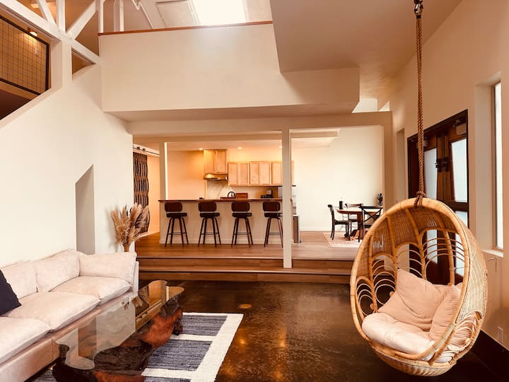 Unique Downtown Loft With Tons Of Natural Light. - Arcata, CA