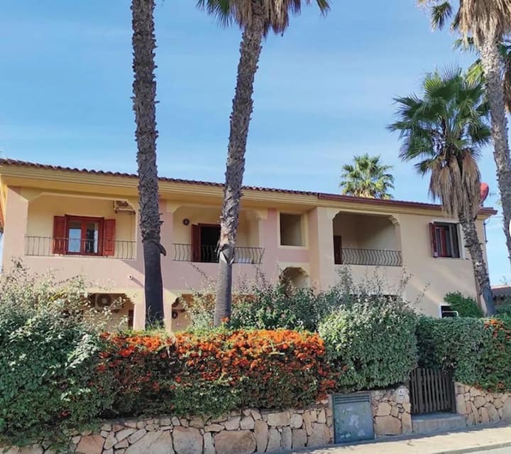 Holidayhouse In Citycenter San Teodoro - San Teodoro