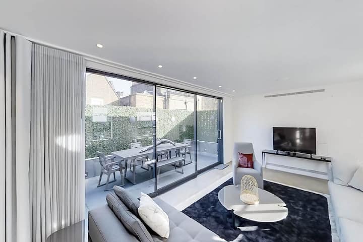 Lovely 4 Bdr Apartment + Parking - Amsterdam