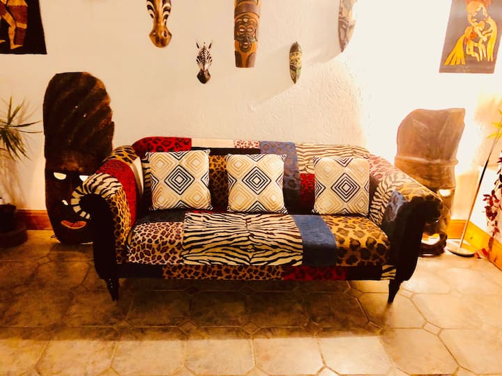 Afrocentric Wellness Retreat Farmhouse - Spalding, UK