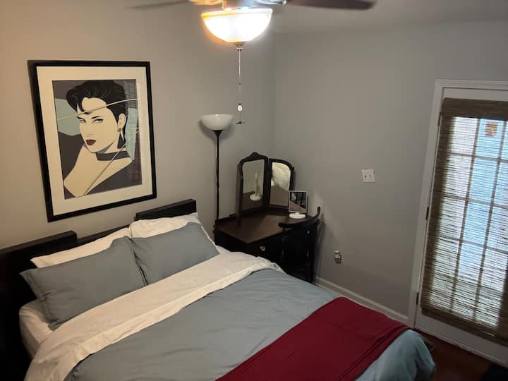 Lovely, Quiet North Raleigh Townhouse. - Raleigh, NC