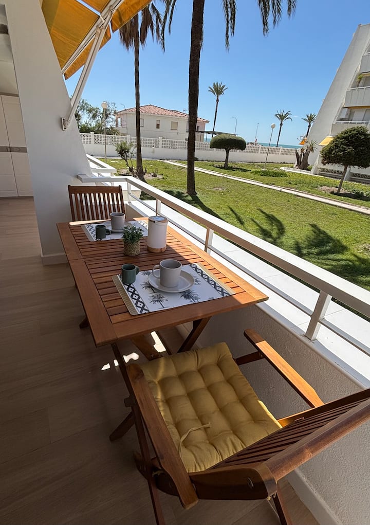 Apartamento En Primera Línea De Playa - Torre del Mar