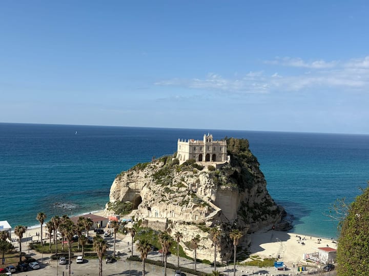 Vista Mare Mozzafiato -Centro -8 Ospiti - 2 Bagni - Tropea