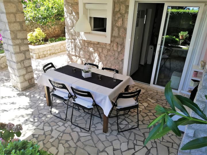 Romantic Retreat With Private Terrace - Mali Losinj