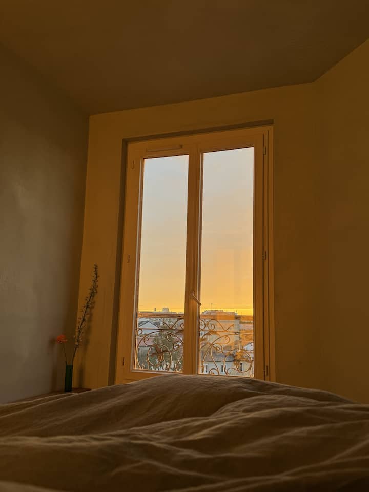 Artist’s Home On The Edge Of The 20th Arr. - Les Lilas
