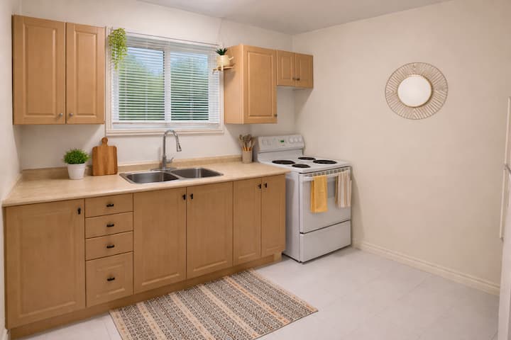 Cozy Retreat | Walk To Amenities + Fire Pit - Greater Sudbury