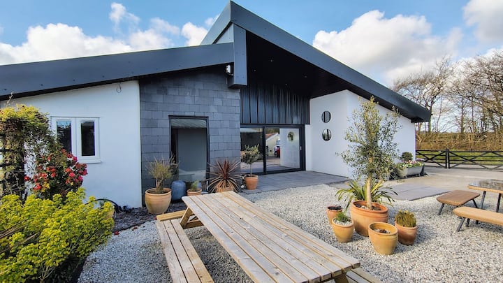 The Barn - Coast & Countryside | Bude Beaches - Devon