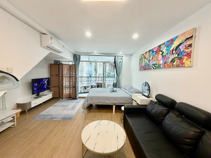 City Spot Studio W/ Balcony • 1-min To Mtr - Hong Kong