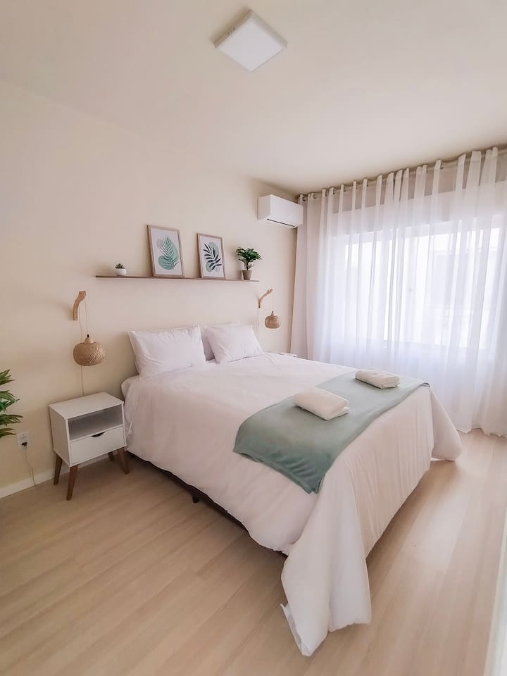 Localização Imbatível/ Cama Queen/ Adega/ Ar-condi - Rio Grande, Brazil