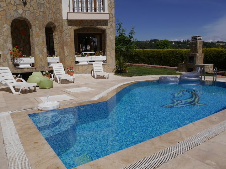 ÇEşme Alaçatı'da Havuzlu Lüx Villa Fırsatı ! - Alaçatı