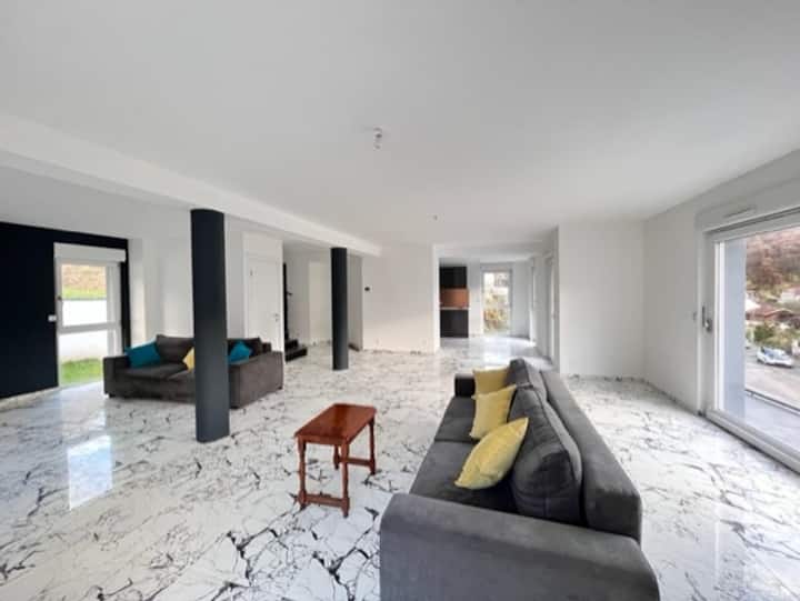 Grande Maison Avec Piscine Intérieur Chauffée - Barr