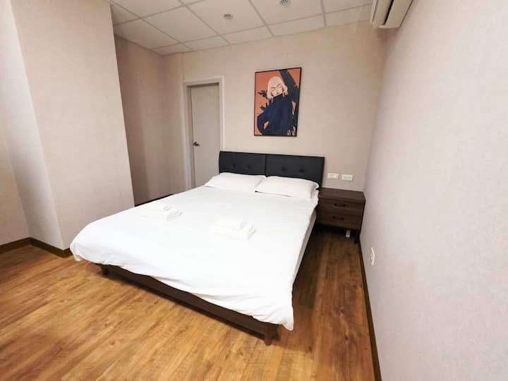 台北101/獨立浴室/獨立陽台/mrt台北市政府捷運站/饒河夜市/松山菸廠/1-2ppl - Taipei