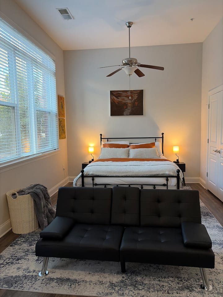 Vinyl Loft | Close To Everything In Charlotte - Charlotte, NC