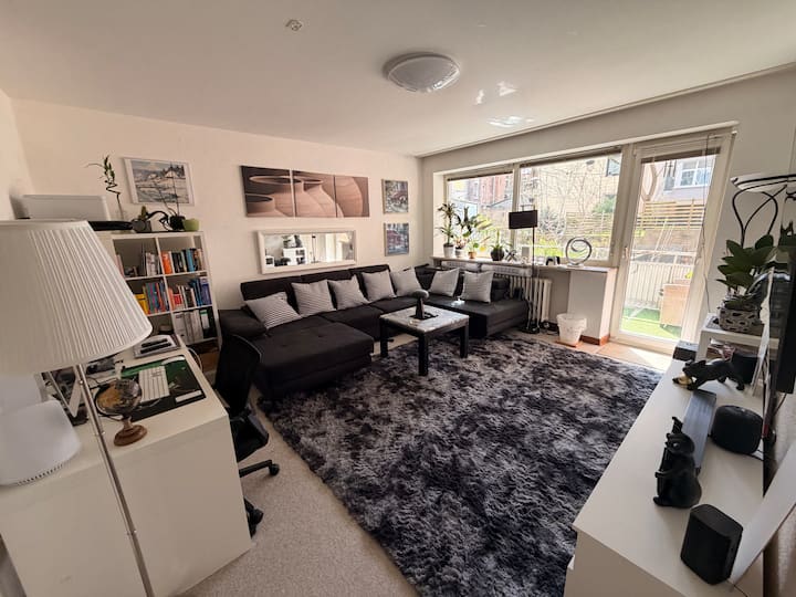 Gemütliche Erdgeschosswohnung Mit Großem Balkon - Kiel