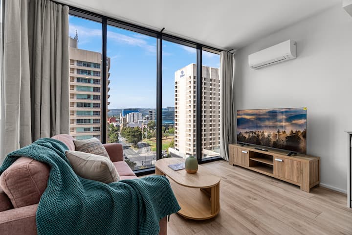 Cozy Skyview Level 10 Studio | Central & Walkable - Adelaide