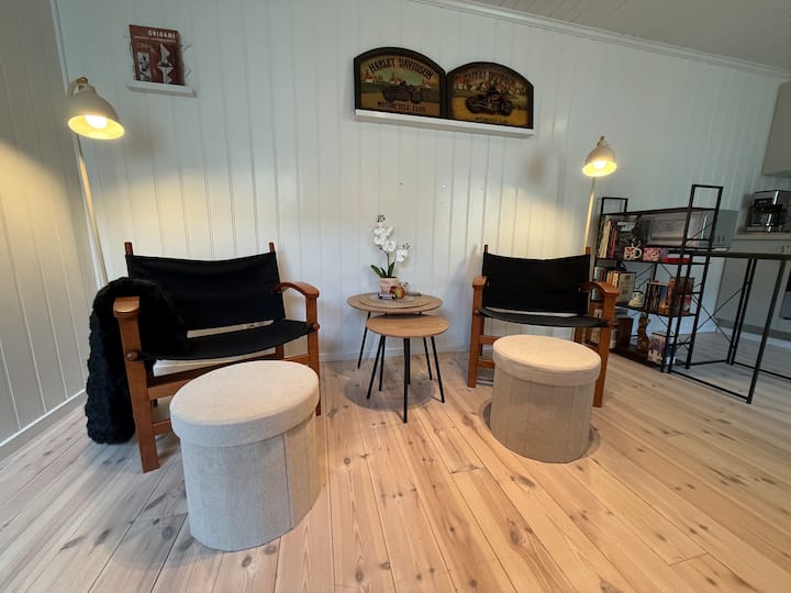 Lägenhet Med Veranda På Innergård, Mitt I Centrum - Strömstad