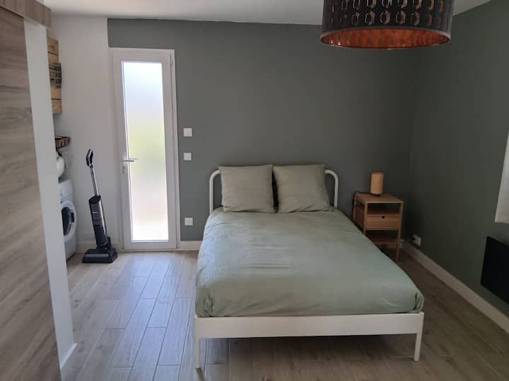 Charmant Petit Appartement Proche De Lyon - La Verpillière