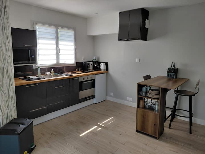 Charmant Petit Appartement Proche De Lyon - La Verpillière
