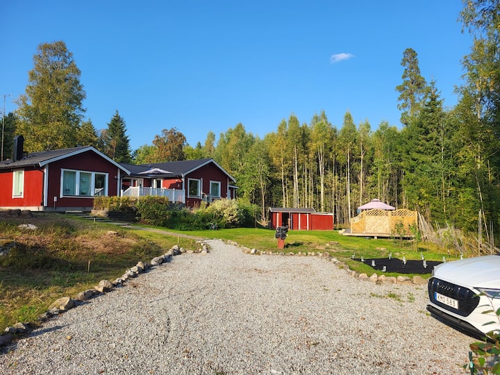 Modernt Fritidshus Nära Badplats Med Bryggor - Skinnskatteberg