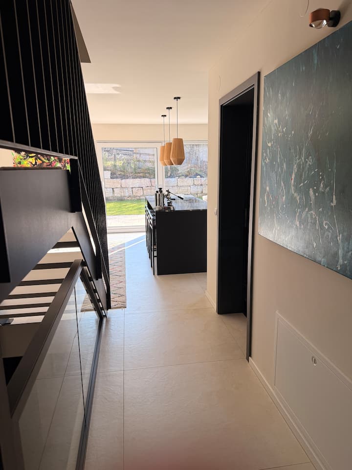 Modern Countryside Escape, Lakes, Hottub, Sauna - Gauting