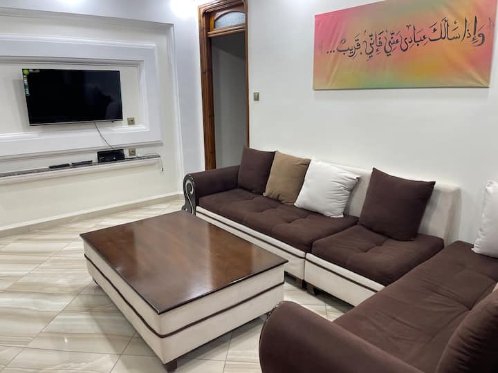 Superbe F4 Lux à Jijel Bommarché Emplacement Idéal - Jijel