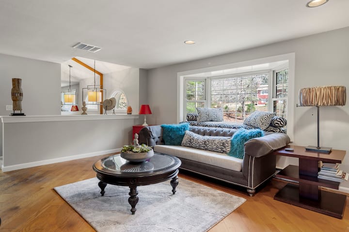 Modern 2br Near Gillette Stadium • Private Yard - Foxborough, MA