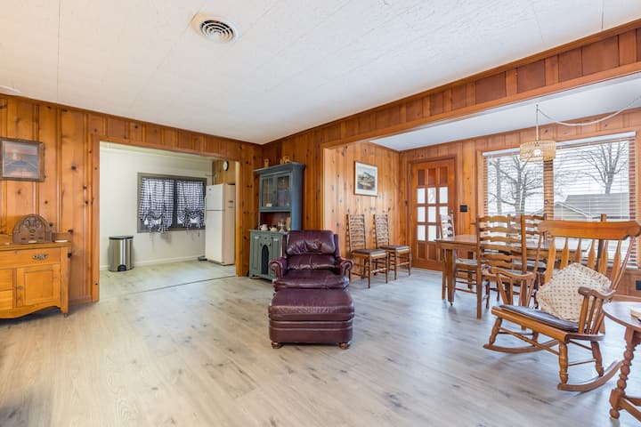 Clean Lakeview Home, Newly Renovated!
Indian Lake - Indian Lake, OH