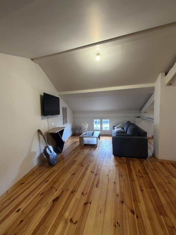 Charmante Maison Tout Confort 8 Personnes - Montbrison