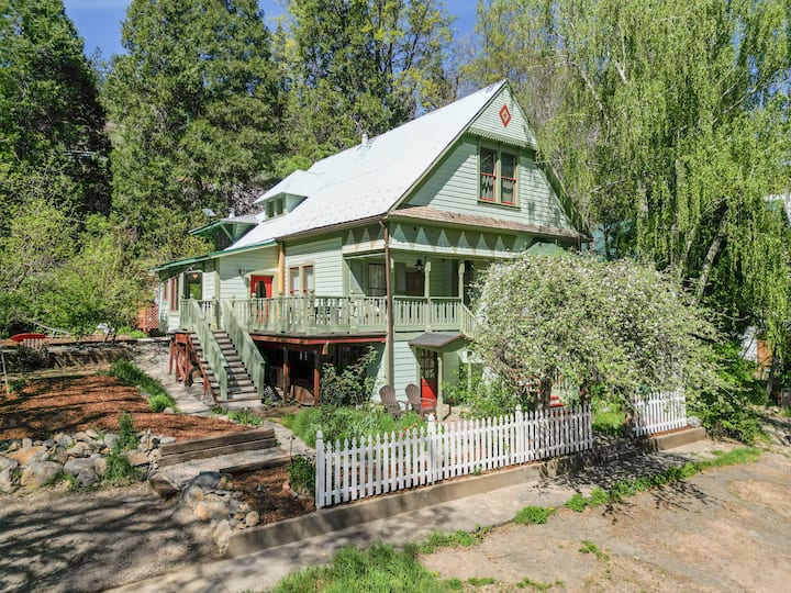 The Railmain's Victorian - Dunsmuir, CA