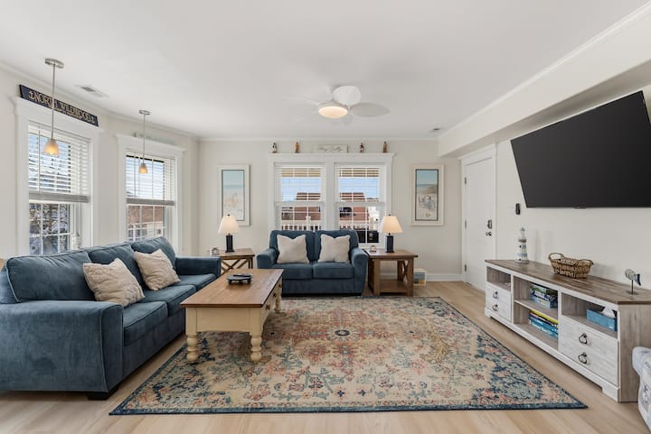 Spacious 4 Br Beach Condo With A Private Balcony & - Cape May, NJ