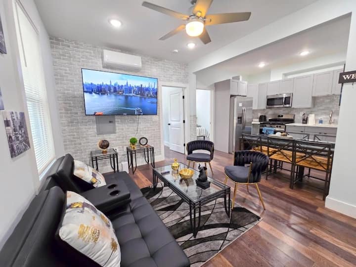 Modern Apt Near Nyc | 5 Min Path | 20 Min Metlife - Jersey City, NJ