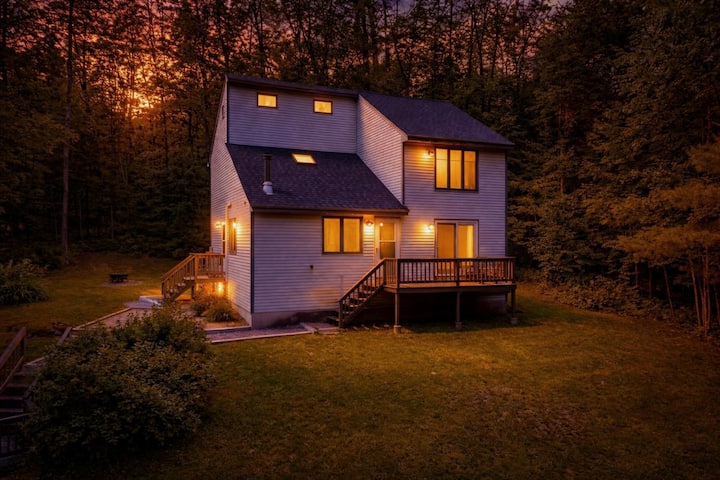 Waterville Retreat | Pools + Hot Tubs | Game Room - Campton, NH