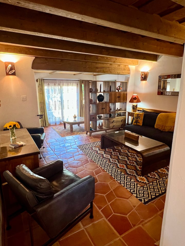 Art-filled Retreat \ Private Patios & Deck \ Ac - Santa Fe, NM