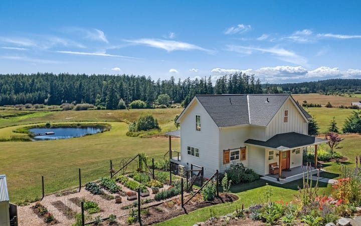Thistle Ranch | Rare Valley Views From Every Room - Friday Harbor, WA