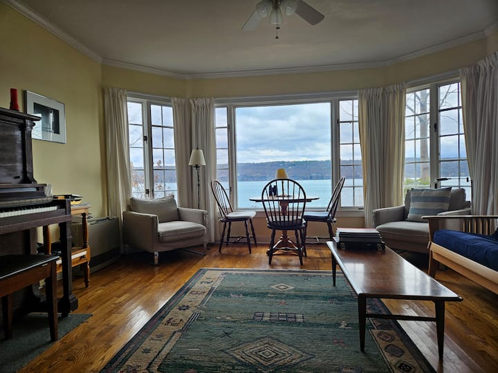 Spacious Lakehouse With Stunning View Of Cayuga - Ithaca, NY
