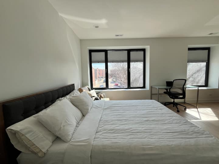 Ukrainian Village Hideout - Chicago