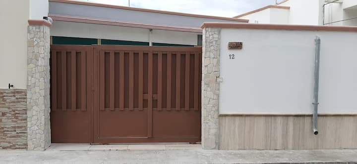 App. Con Posto Auto E Giardino - Torre Lapillo